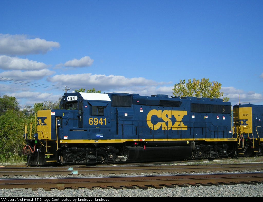 CSXT 6941 Local At Tri County ( Peddler )